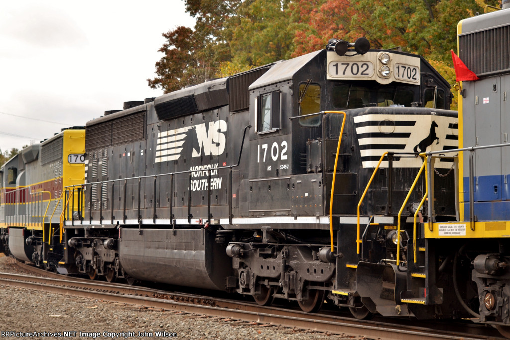 NS 1702